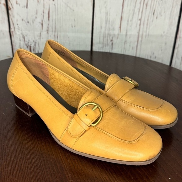 Naturalizer | Shoes | Naturalizer Womens Low Heel Camel Brown Leather ...